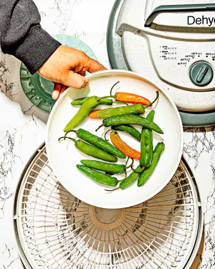 How to Dry Habanero Peppers - Slow Living Kitchen